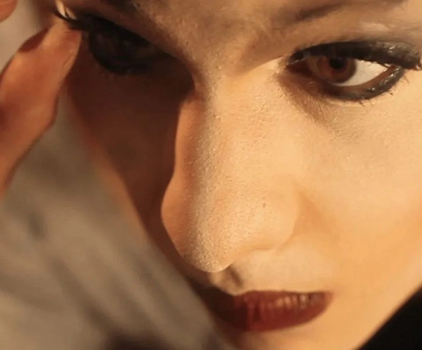 Drag Becomes Him (2015) – The Postmodern Pelican