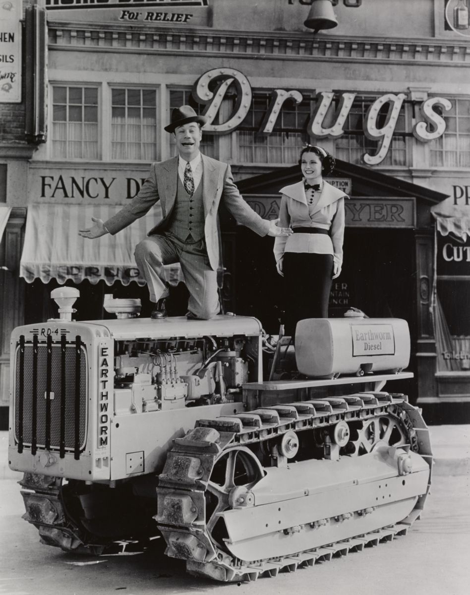 Earthworm Tractors (1936) – The Postmodern Pelican